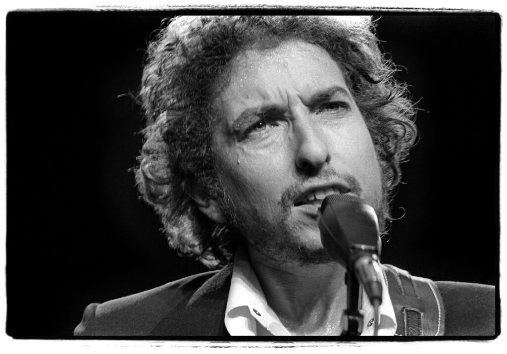 You Don’t Need a Weatherman: Bob Dylan and the Forecast of Modern Art | AMM